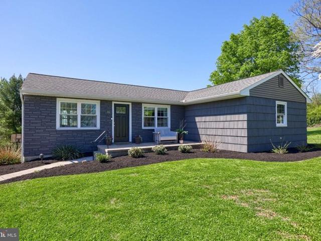96 W Main St, Brownstown, PA 17508