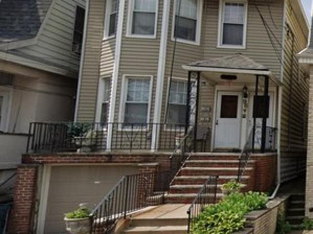 96 W 55th St, Bayonne, NJ 07002