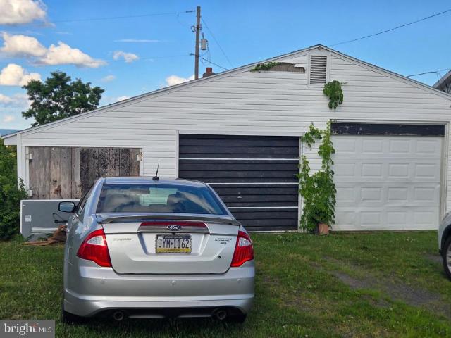 96 Amity Road