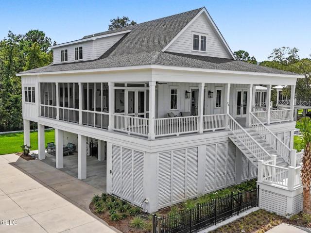 96 Boardman Avenue