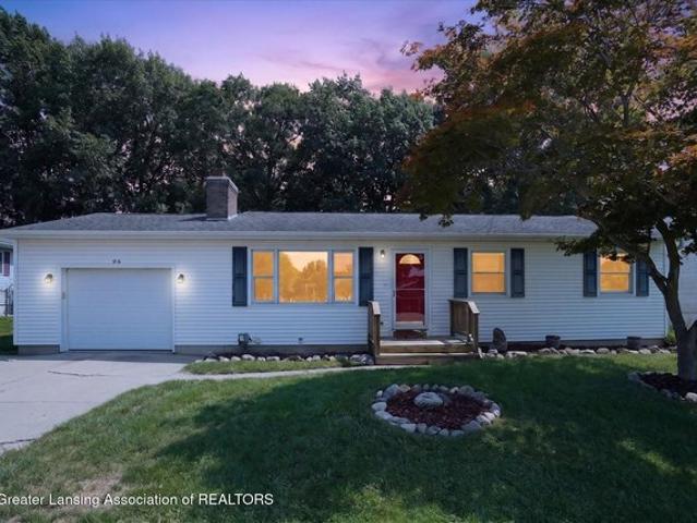 96 Bouck Ave, Grand Ledge, MI 48837