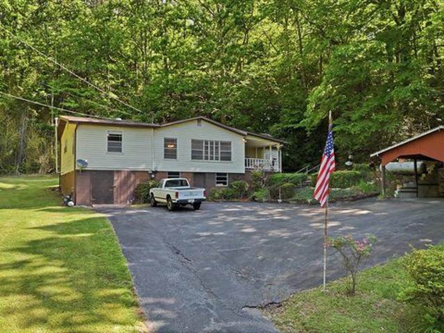 96 Bray Ln, Clayton, GA 30525