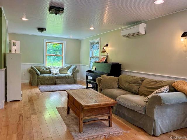 96 Bruceville Road