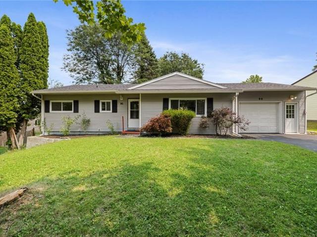 96 Buckley Pl, Henrietta, NY 14467