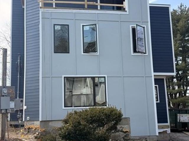 96 Burpee Rd Unit 1, Swampscott, MA 01907
