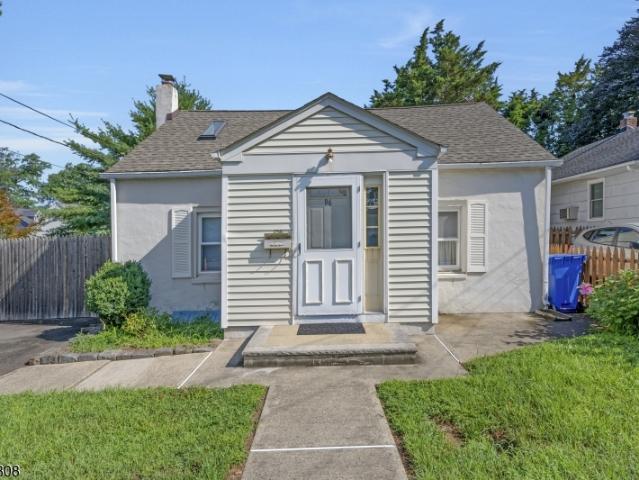 96 Conover Pl