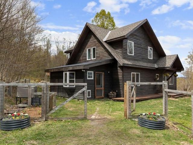 96 Deerfield Hills Rd, Morristown, VT 05661