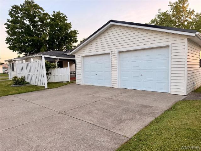 96 Della Drive