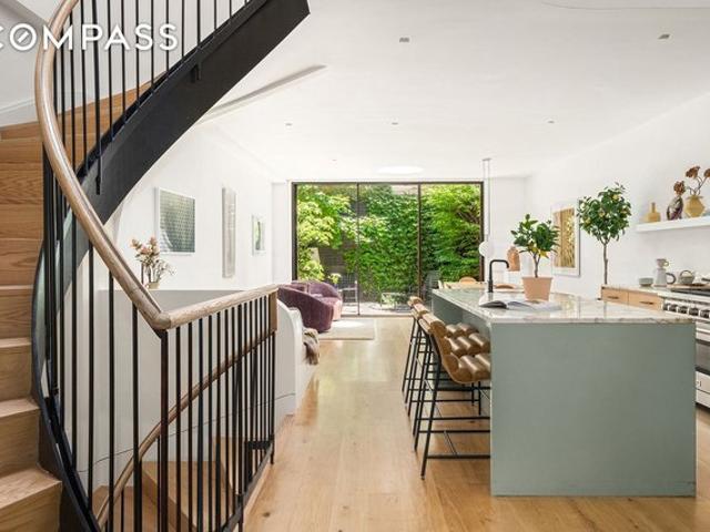 96 Franklin St, Brooklyn, NY 11222