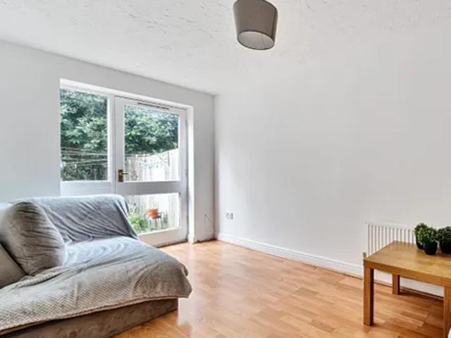 96 Grimsby Grove, London, E16 2RJ, United Kingdom | 4 bed house for rent #167446138 | Rentberry