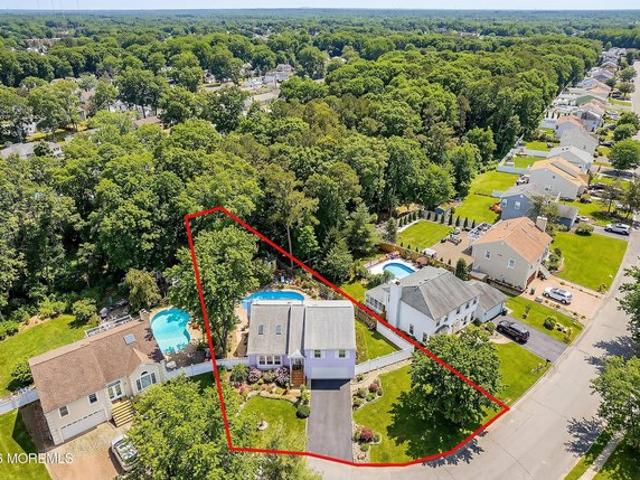 96 Heritage Dr, Howell, NJ 07731