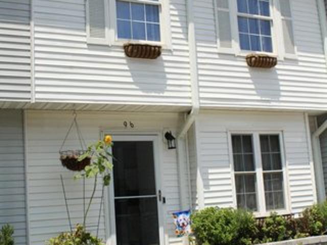 96 Joan Ct, Jackson, NJ 08527