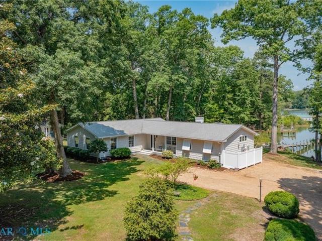 96 Larkspur Ln, Weems, VA 22576