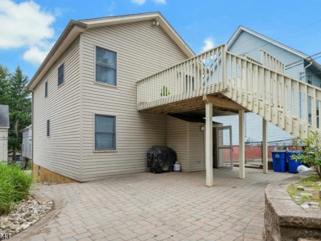 96 Macculloch Ave