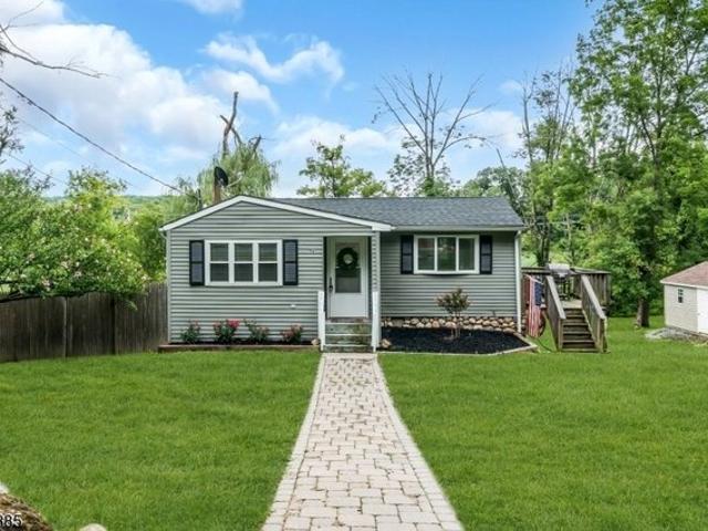 96 Mount View St, Newton, NJ 07860