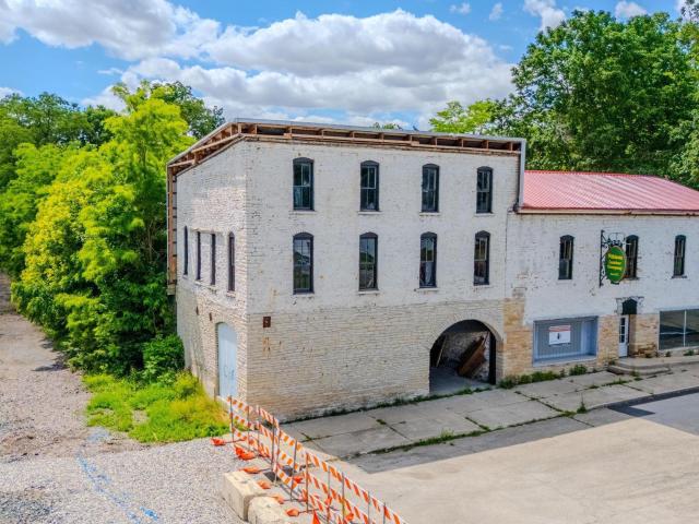96 N Huntington Street