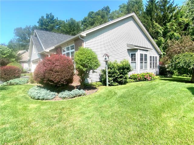 96 Parliament Circle