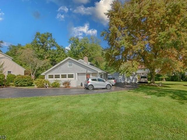 96 Parsippany Rd, Hanover Twp, NJ 07981