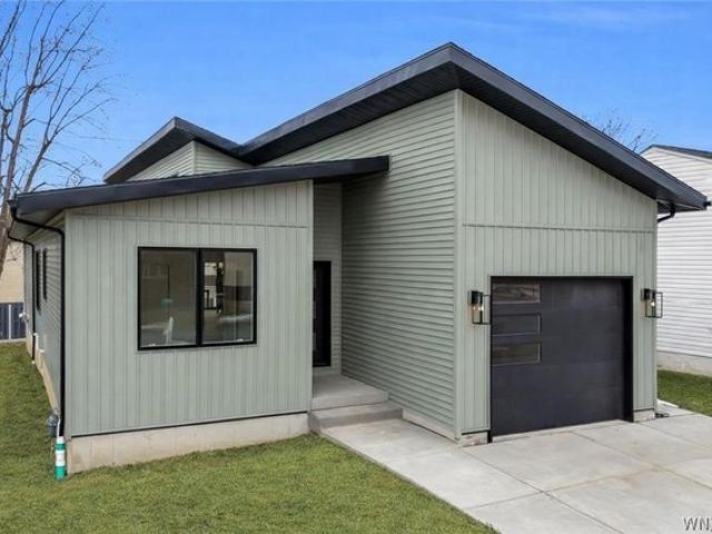 96 Penwood Dr, Buffalo, NY 14227