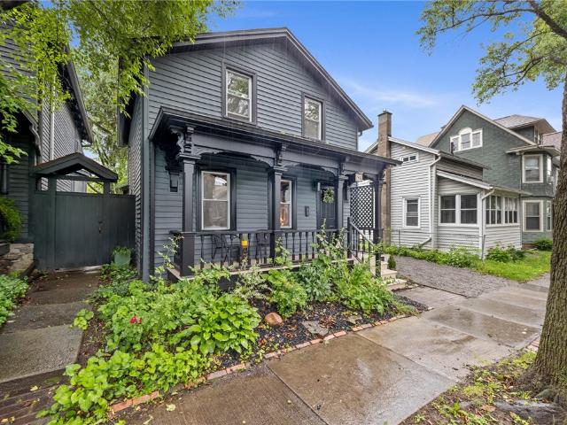 96 Richmond Street