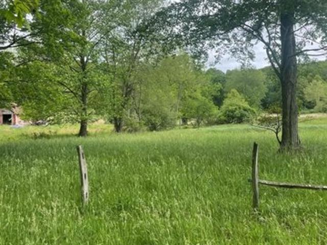 96 Rock Lake Rd, Fairmont, WV 26554
