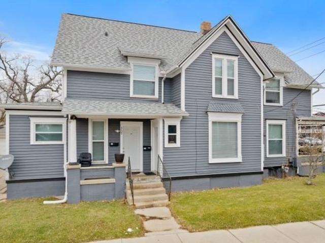 96 S Crystal St, Elgin, IL 60123