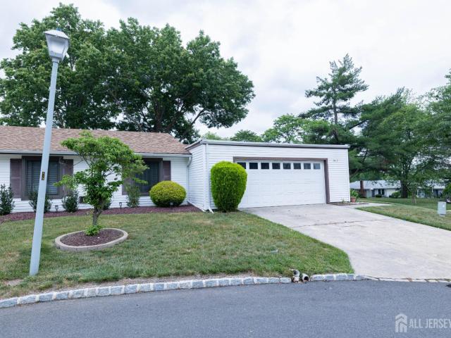 96 Salix Plaza C