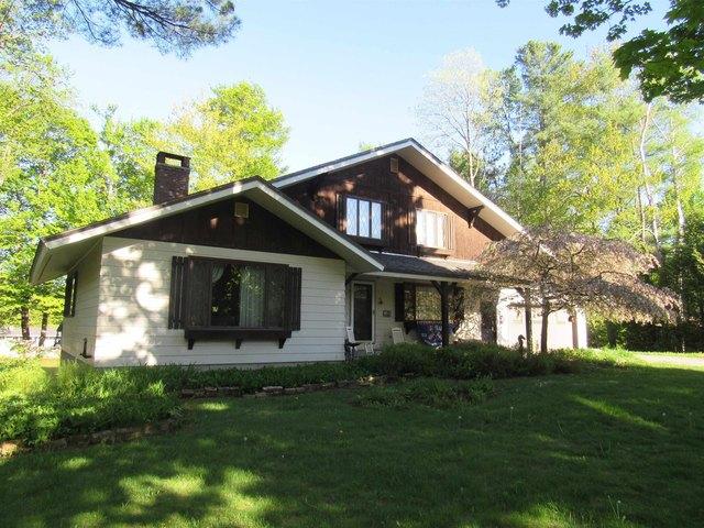 96 Stagecoach Dr, Newport City, VT 05855