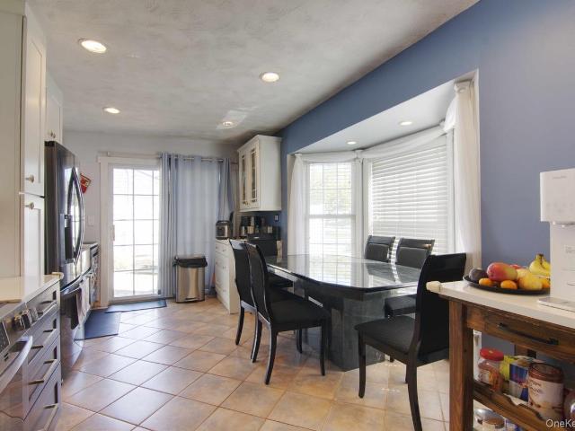 96 Stuyvesant Drive