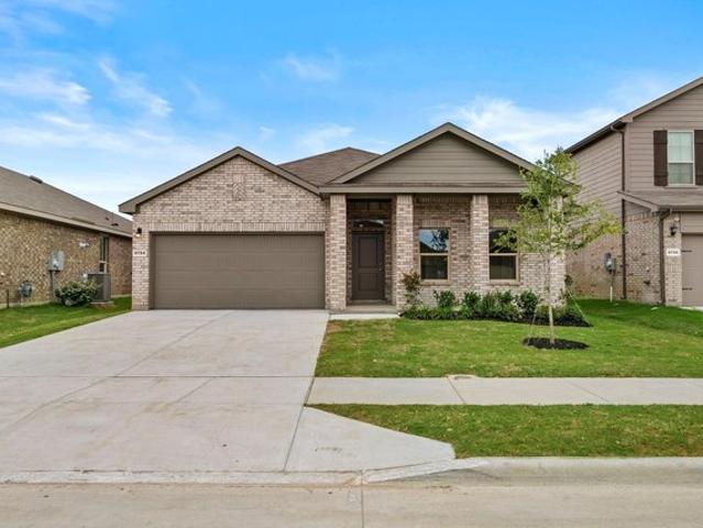 9704 Austin Hollow Rd, Fort Worth, TX 76036