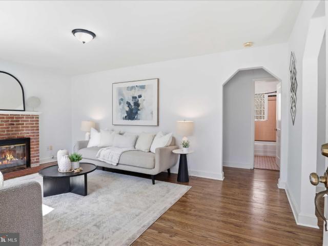 9704 Blake Ln, Fairfax, VA 22031 | MLS #VAFX2300 | Compass