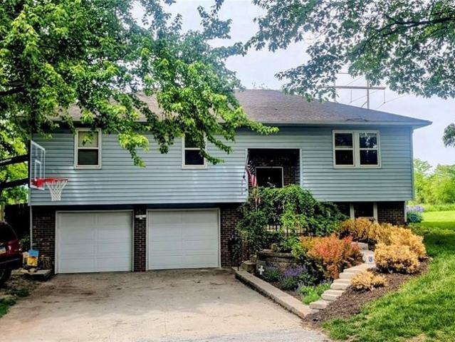 9704 Hurrelbrink Rd, Kansas City, KS 66109