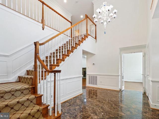 9705 Holloway Hill