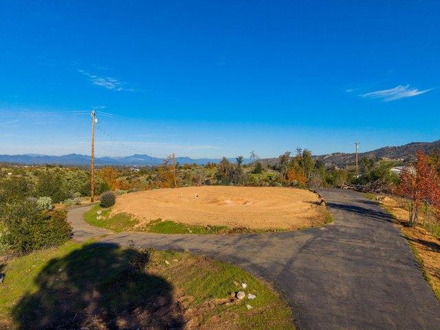 9705 Swasey Dr, Redding, CA 96001