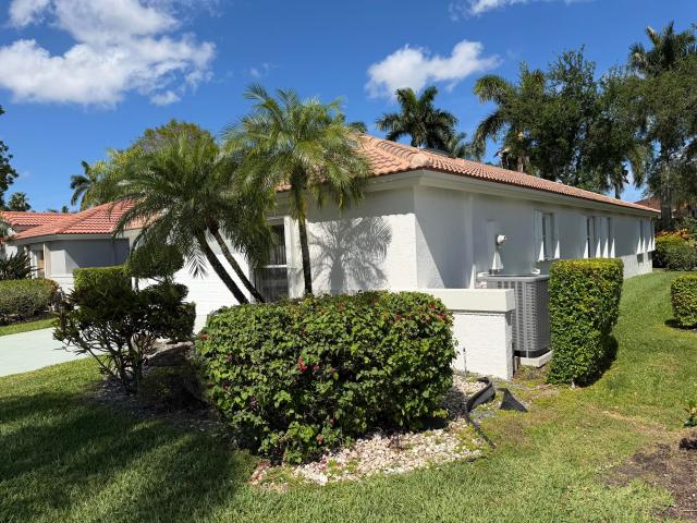 9706 Harbour Lake Cir, Boynton Beach, FL 33437 | MLS #B26017 | Compass