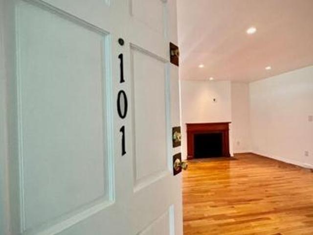 9707 Charnock Ave #101, Los Angeles, CA 90034
