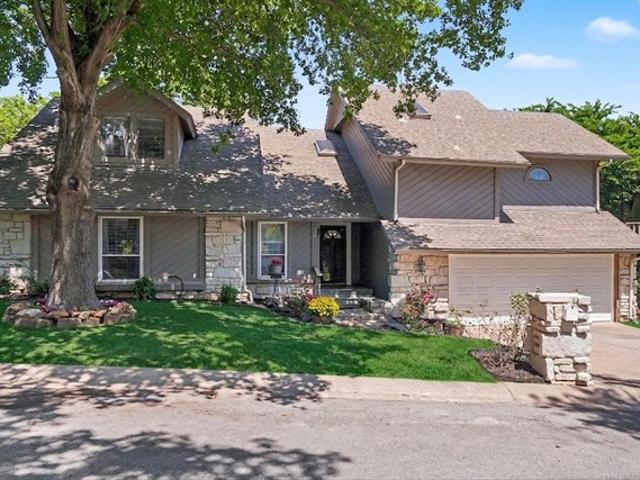 9707 S Lakewood Pl, Tulsa, OK 74137