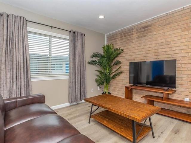 9707 Timberside Dr Apt 43, Houston, TX 77025