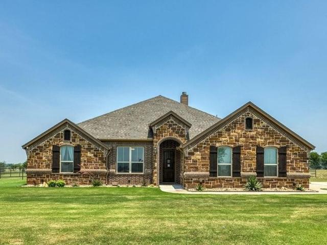 9708 Puma Trl, Godley, TX 76044