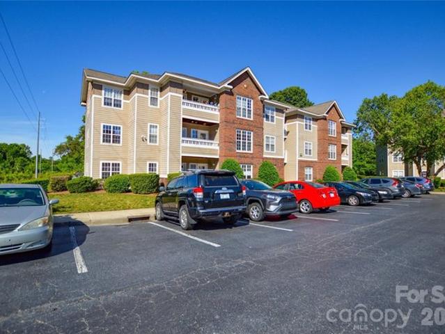 9709 Campus Walk Ln Apt A, Charlotte, NC 28262