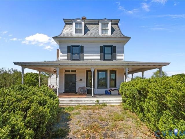 9700 Glebe Ln, Amelia Court House, VA 23002
