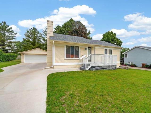 9701 Monroe Ct, Urbandale, IA 50322