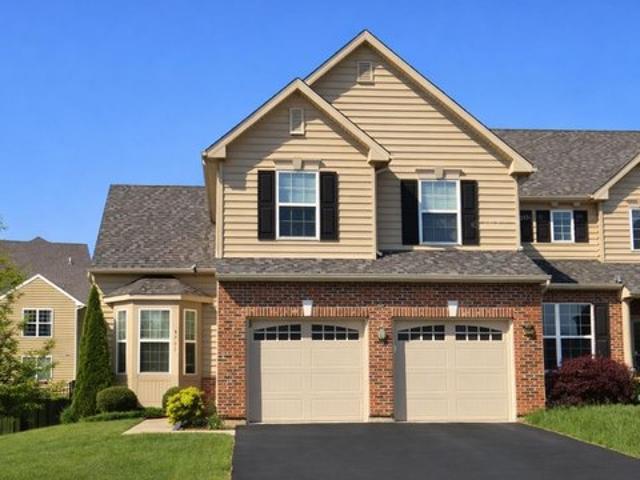 9701 Viceroy Ln, Breinigsville, PA 18031