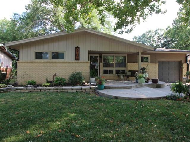 9701 W Kenny Ln, Wichita, KS 67212