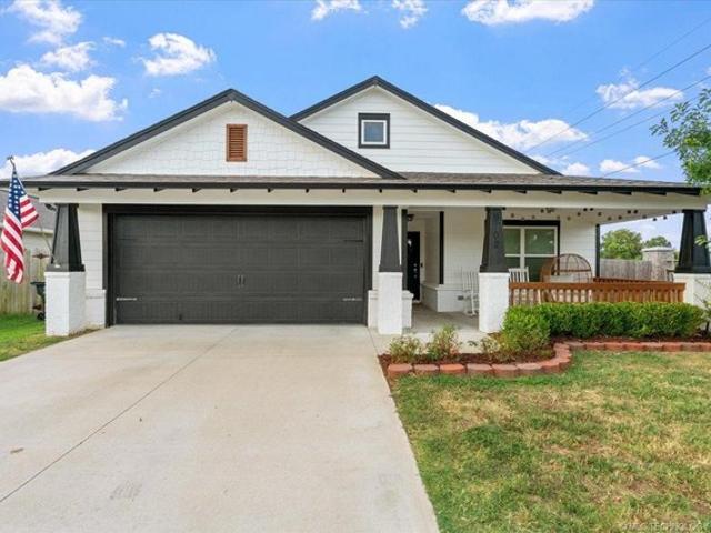 9702 E 102nd St N, Owasso, OK 74055