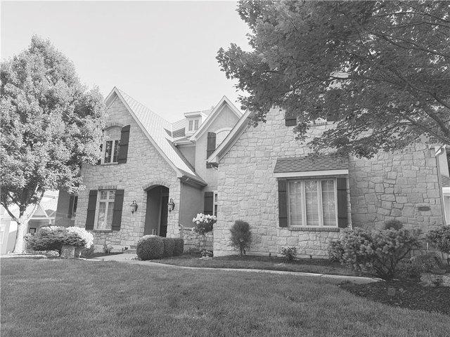 9702 W 144th Ter, Overland Park, KS 66221
