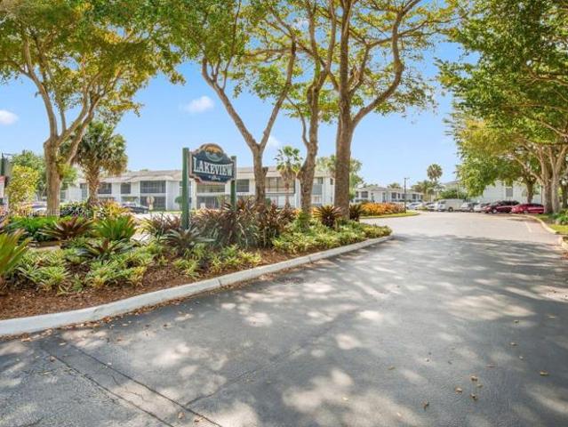 9703 Hammocks Blvd #101, Miami, FL 33196