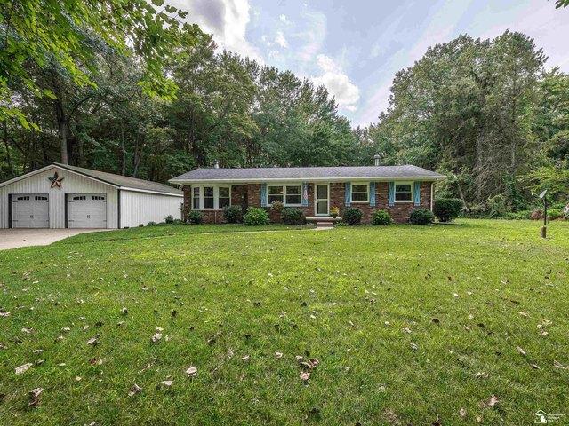 9703 Summerfield Rd, Temperance, MI 48182