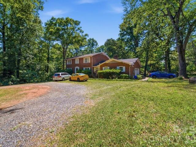 970 23rd Ave NE, Hickory, NC 28601