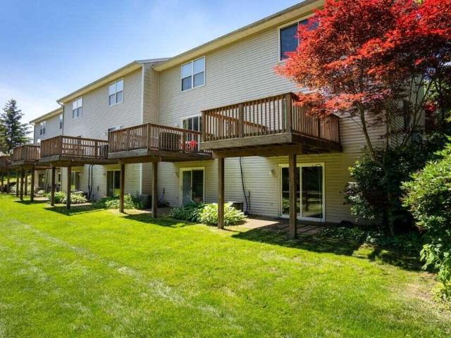 970 Ada Place Drive SE